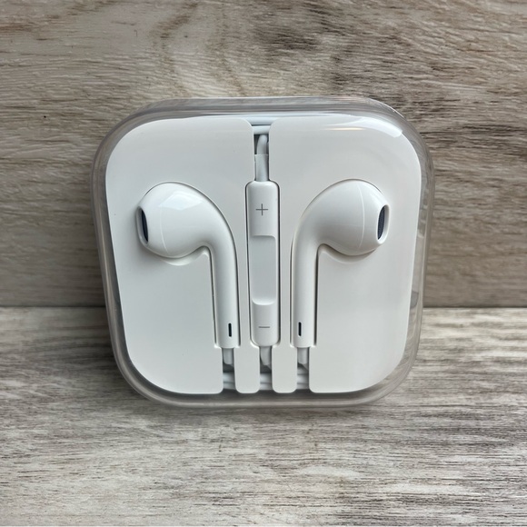 Apple | Headphones | Apple Earpods Corded With Wire White Earbuds ...